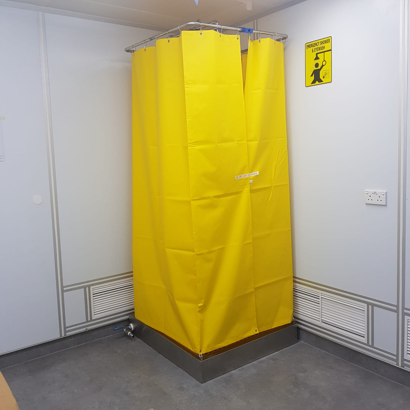 Spilldoc Curtain Booth Type Emergency Shower & Eyewash Station with wa ...