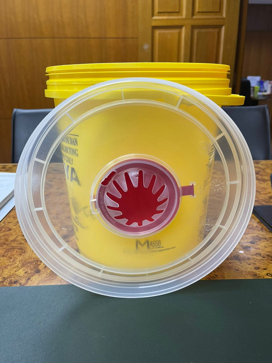 HAZARDOUS WASTE CONTAINER — Bio-Safety Supplies Pte Ltd